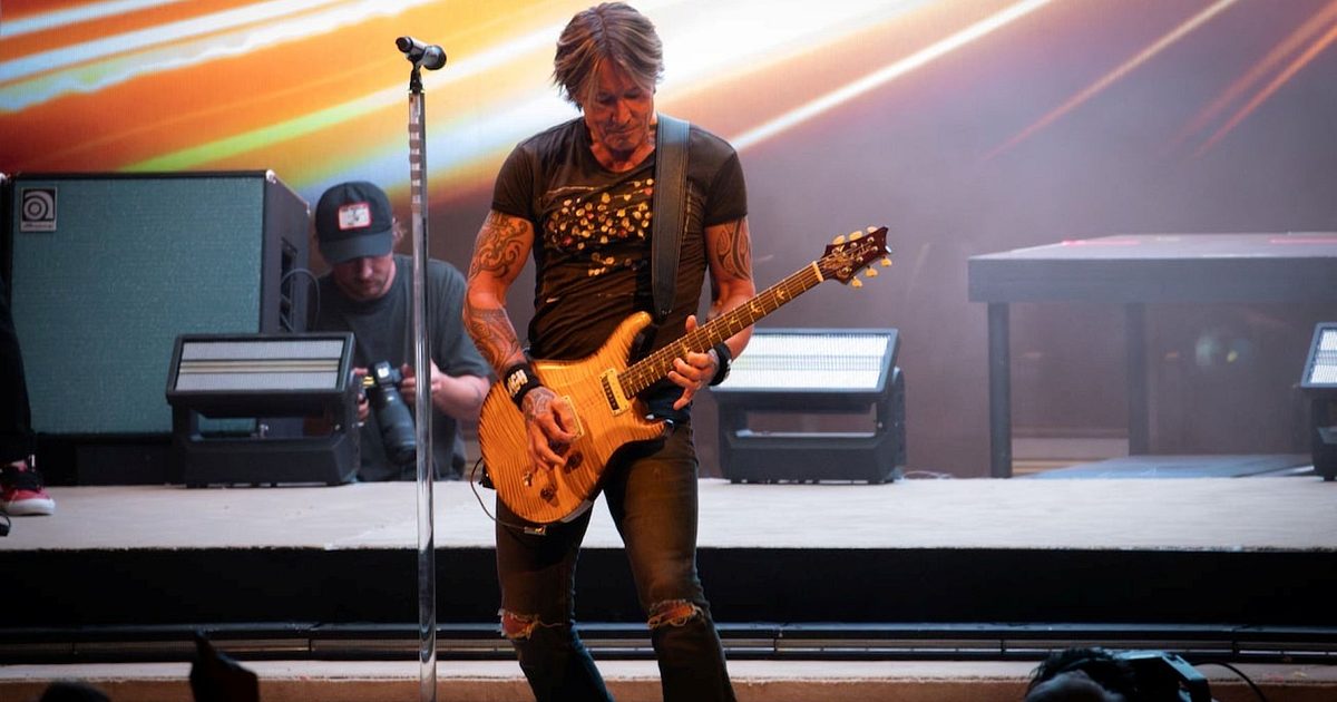 PRS Guitars | Premier Guitar Rig Rundown with Keith Urban